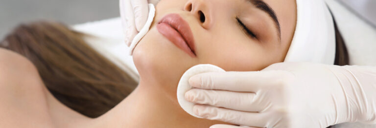 Devenir esthéticienne avec un CAP Esthétique et beauté